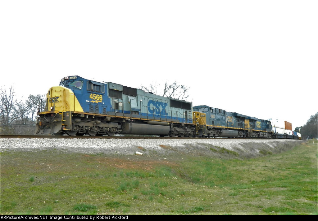 CSX 4566 (SD70MAC) 5250 (ES40DC) 5203 (ES40DC)